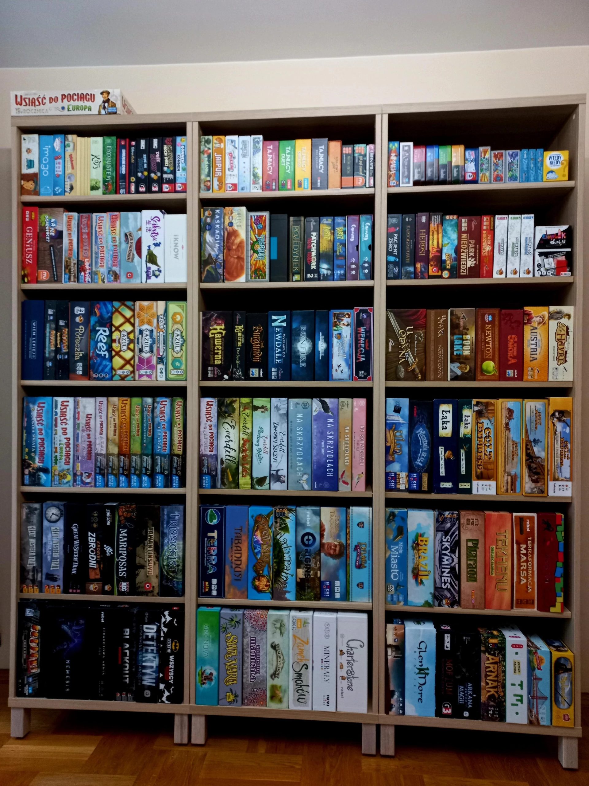 Shelf Tactics: How to Organize Your Board Games to Sell More and Look ...